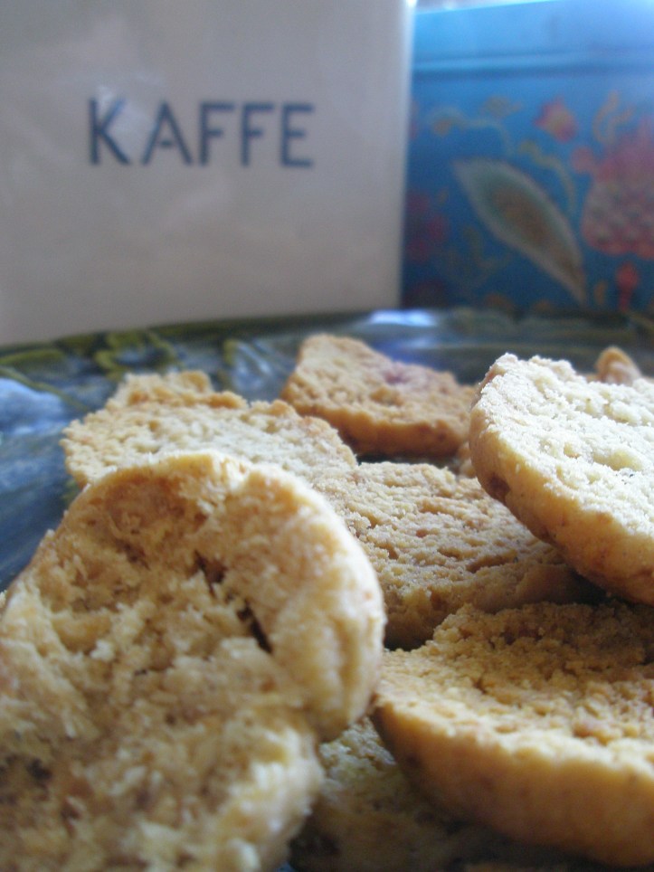 Baka kardemummadoftande finskorpor utan vanligt socker! – Matmamman